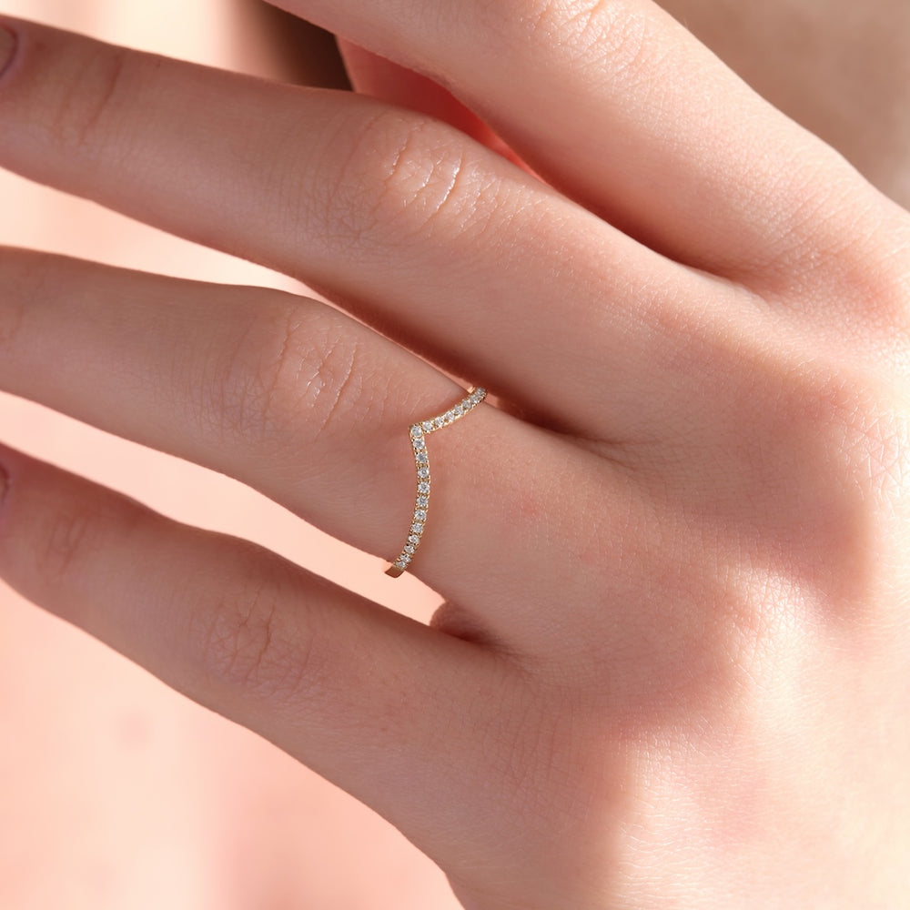 Elegant V Shaped Diamond Ring 14K Gold | Chevron & Wishbone Engagement ...